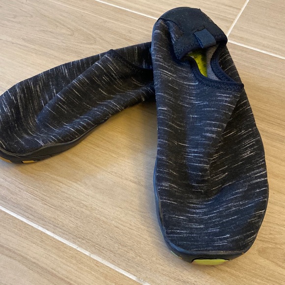 UNN | Shoes | Unnaqua Swimming Sock Shoe3839 | Poshmark